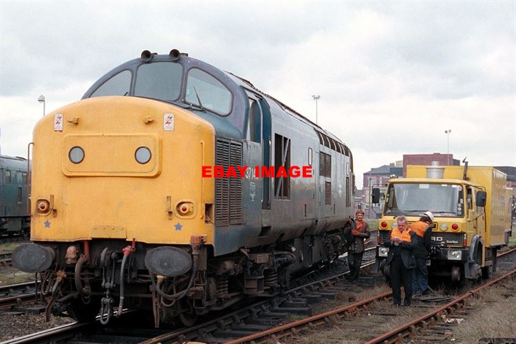 PHOTO CLASS 37 37149 DERAILED AFTER SPLITTING THE POINTS AT SALTLEY ON ...